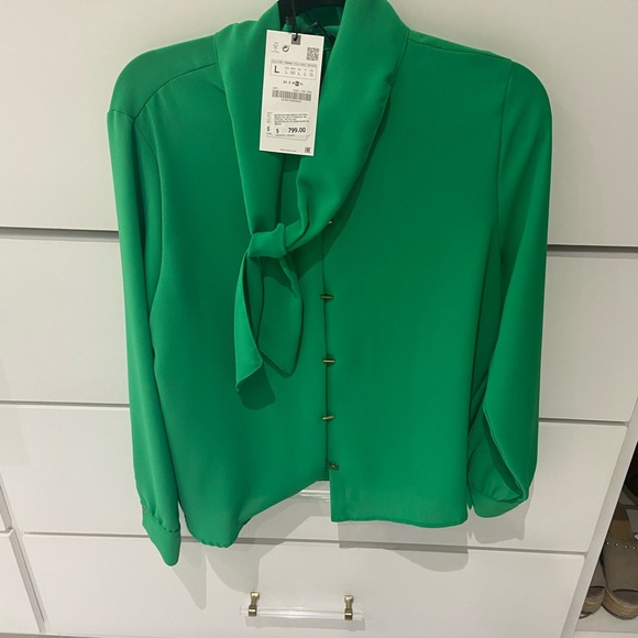 Zara | Tops | Zara Green Button Top | Poshmark